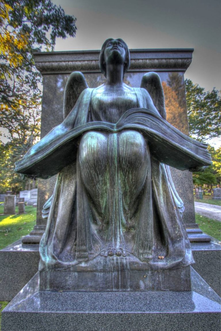 Top 11 Famous Angel Statues and the Stories Behind Them