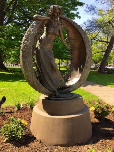 Famous Elegant Bronze Luna Sculpture