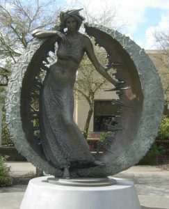 Famous Elegant Bronze Luna Sculpture