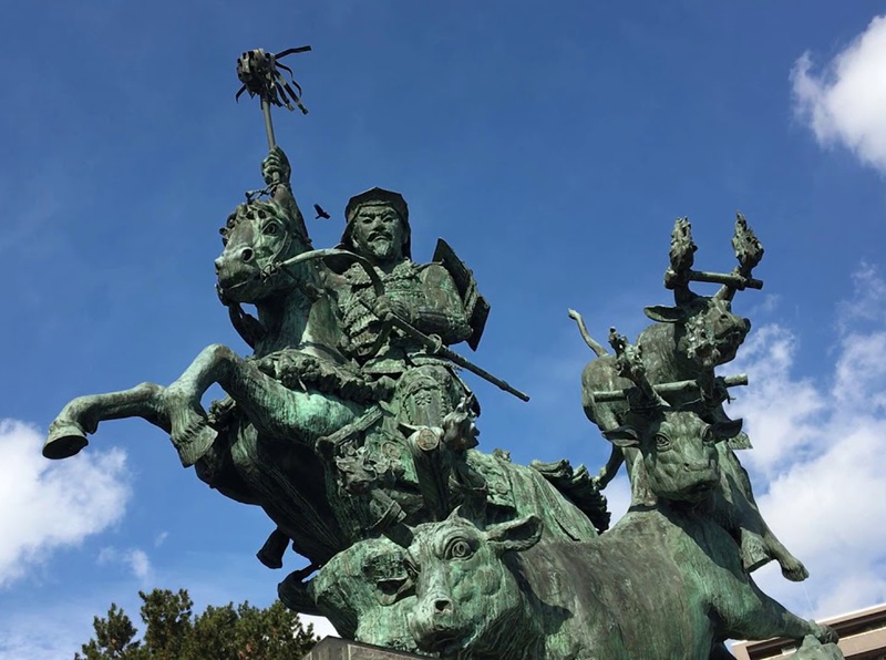 10 Japanese Famous Monumental Bronze Samurai Statues