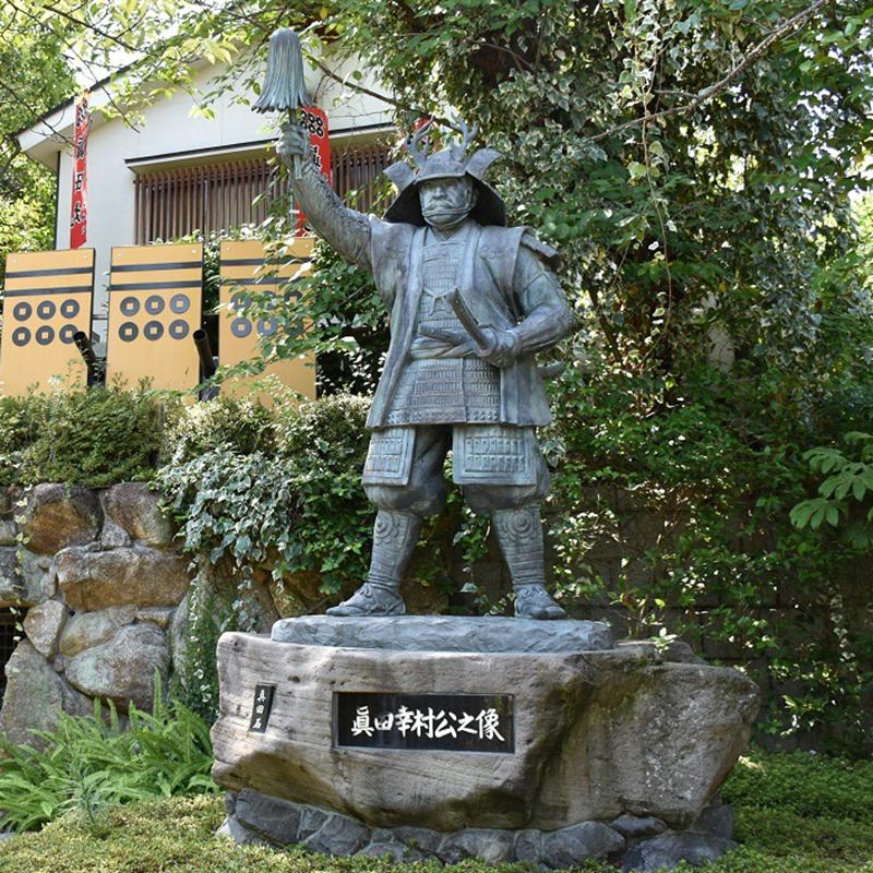 10 Japanese Famous Monumental Bronze Samurai Statues